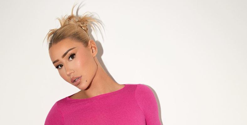 Iggy Azalea Leads With Boobs In Latest Thirst Trap Hip Hop Lately